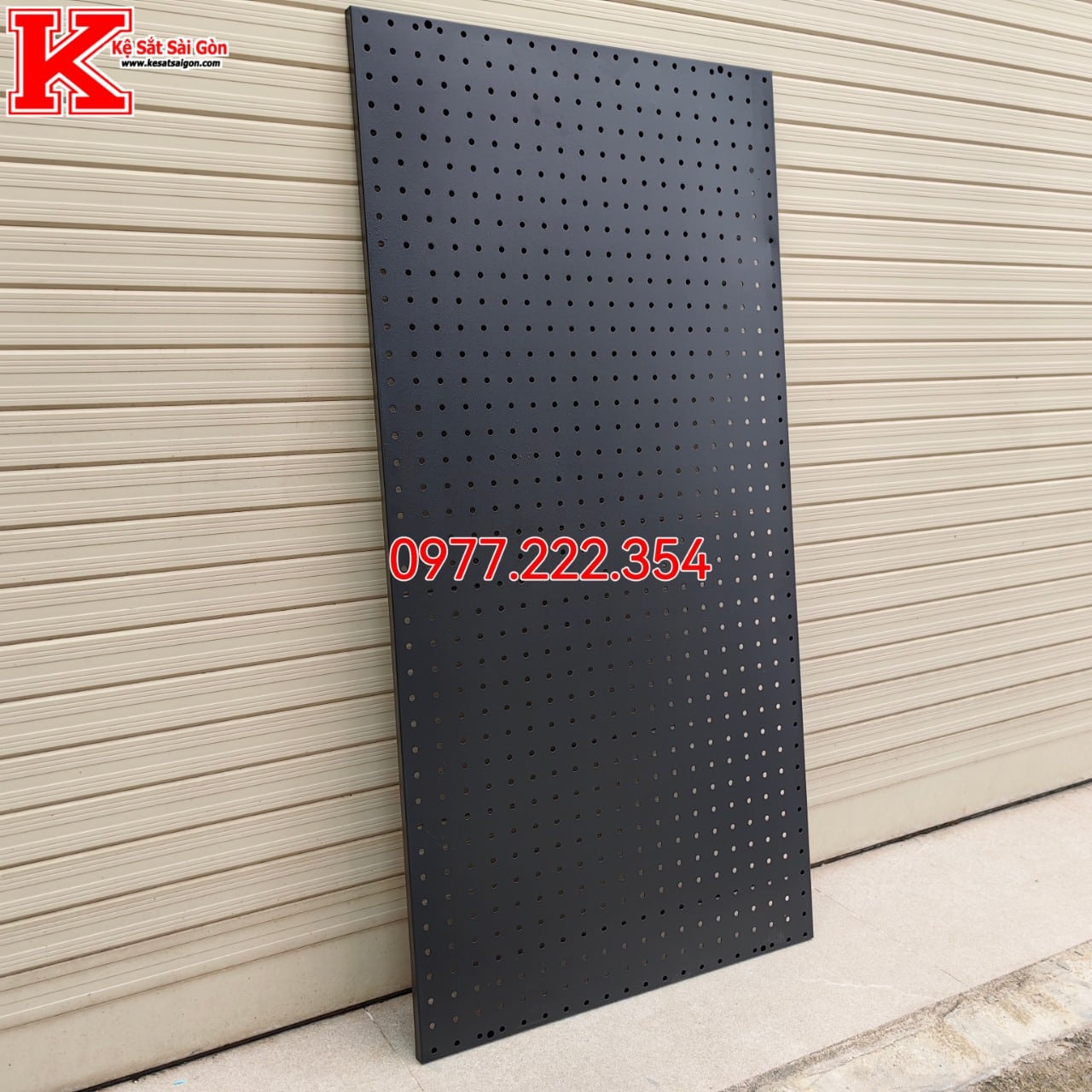 Tấm tôn đục lỗ treo phụ kiện - 1m x 40cm | Kệ Sắt Sài Gòn